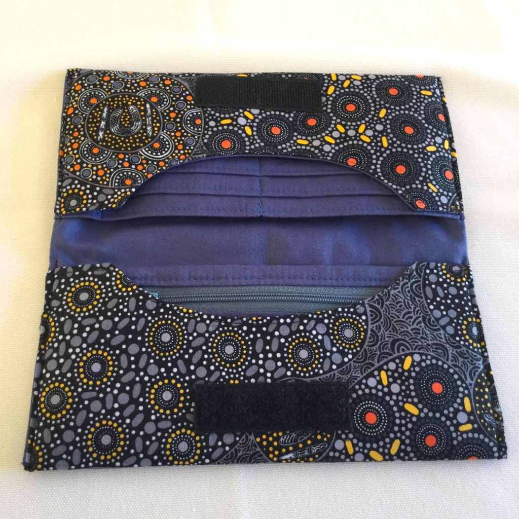 Australiana Handmade Bifold Ladies Purse – ‘Women Collecting Water ...